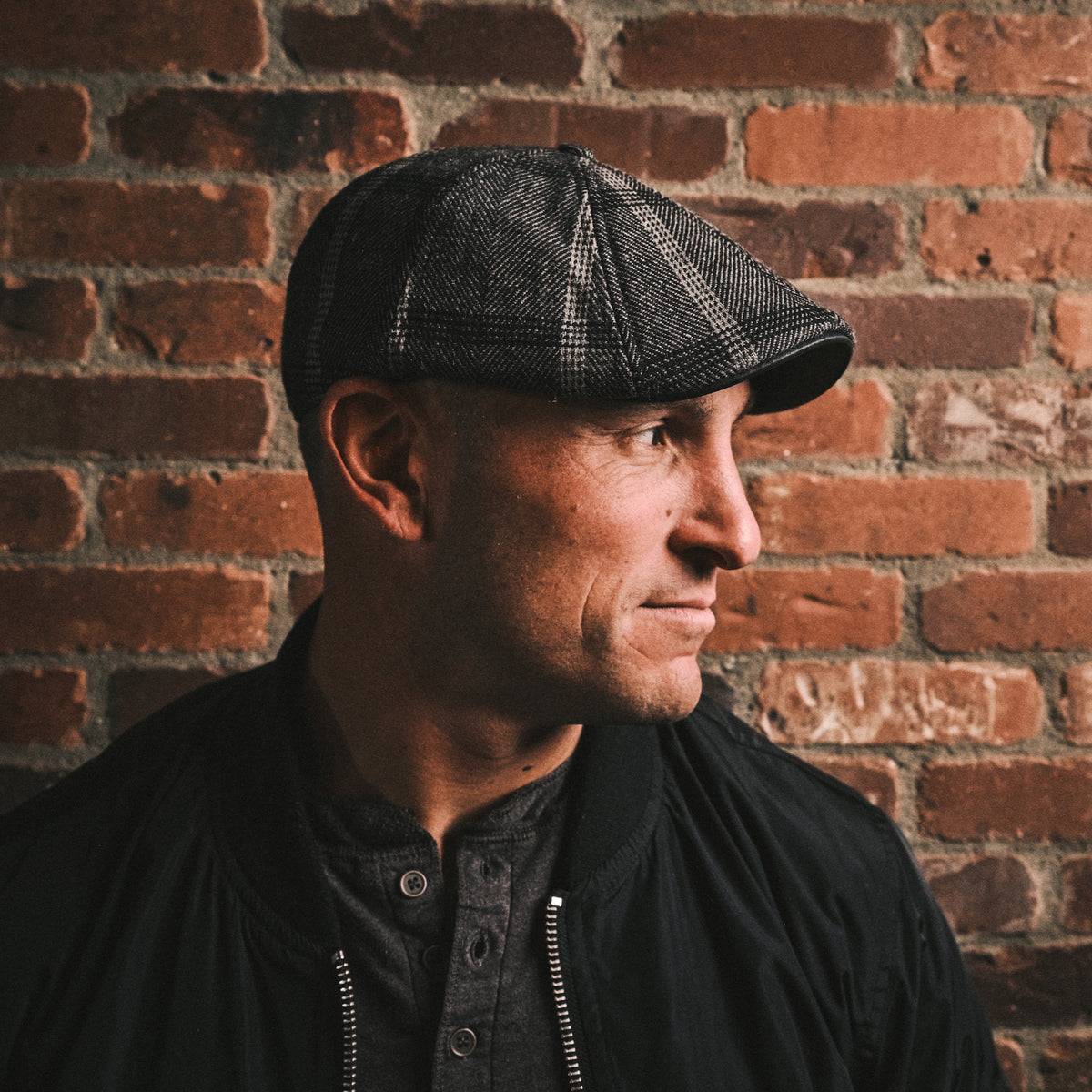 The Black Rose Peaky Boston Scally Cap (Flat Cap) - Black & Grey Plaid